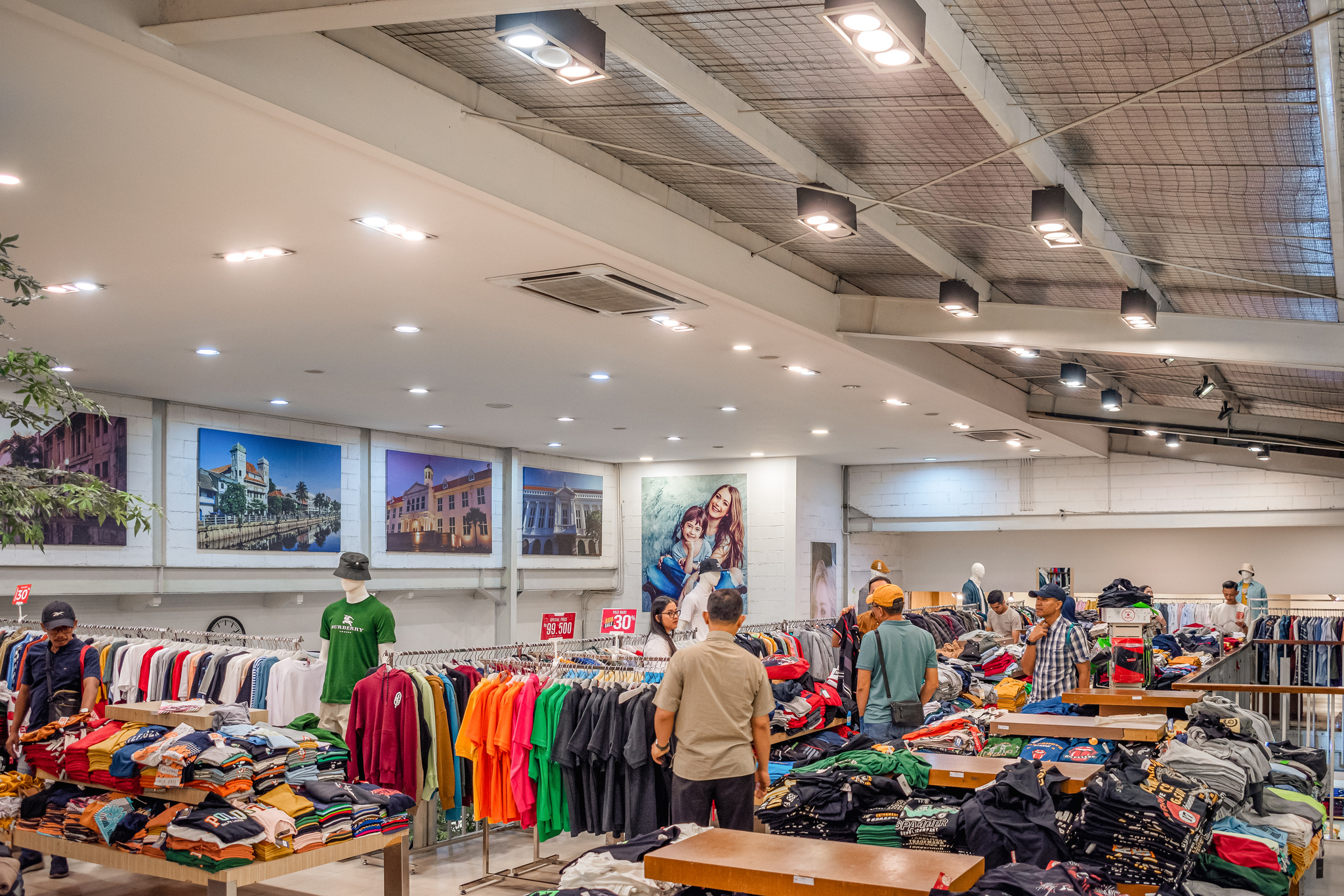 Heritage Factory Outlet | Factory Outlet Terbesar di Asia Tenggara.